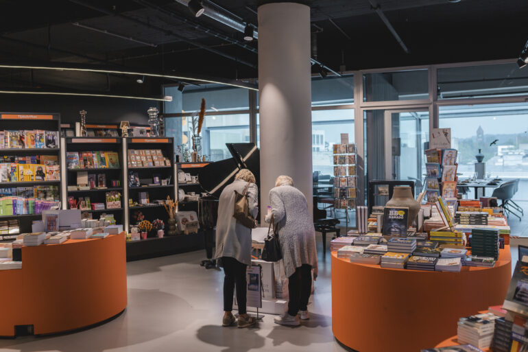 Lichte stijging verkoop fictie en literair-cultureel - KVB Boekwerk